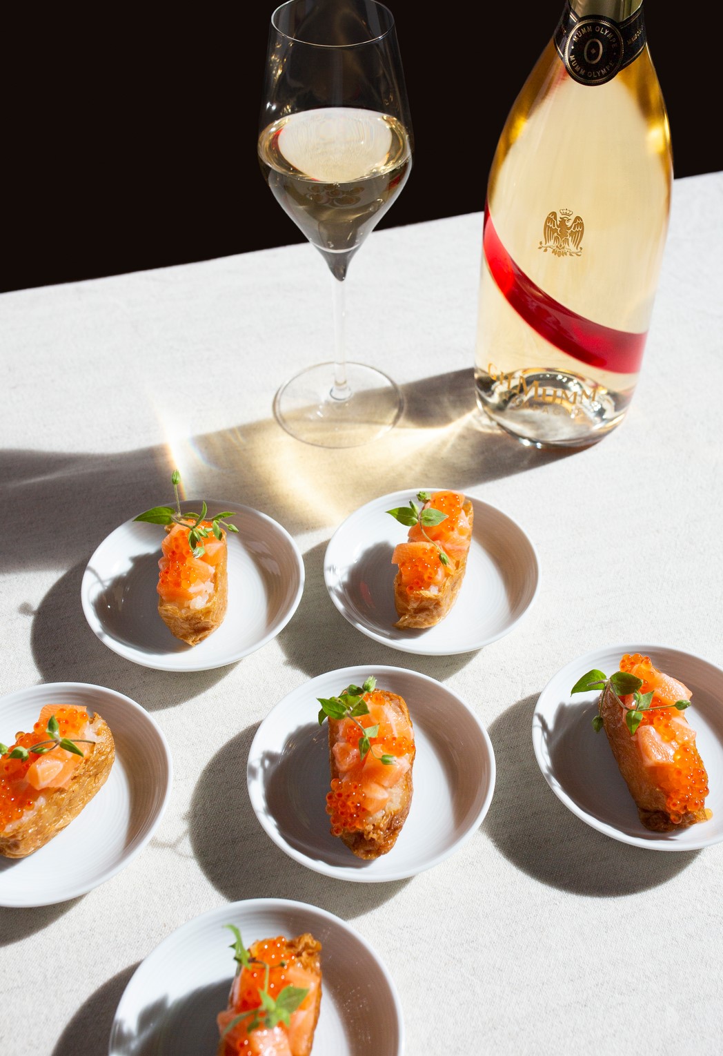 Inari sushi with marinated salmon – G.H.Mumm